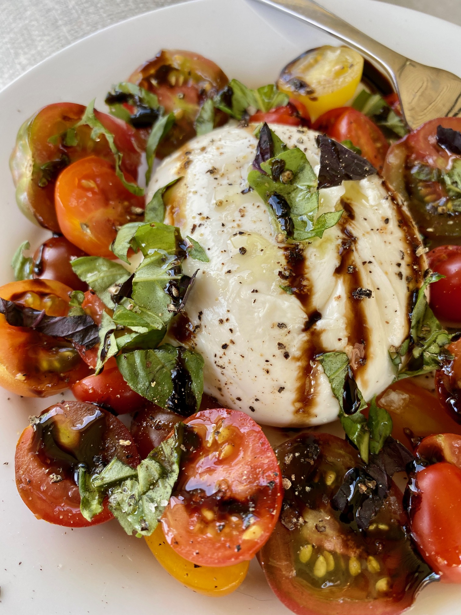 The Best Burrata Caprese Salad | finding time for cooking