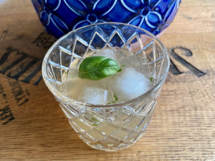 Berry Basil Smash (A Refreshing Gin Cocktail) | finding time for cooking