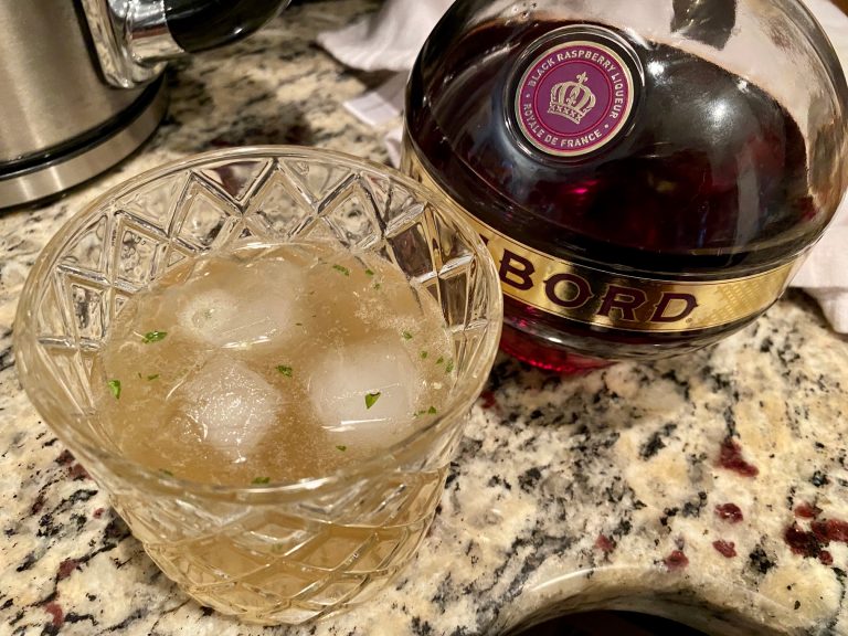 Berry Basil Smash (A Refreshing Gin Cocktail) | finding time for cooking