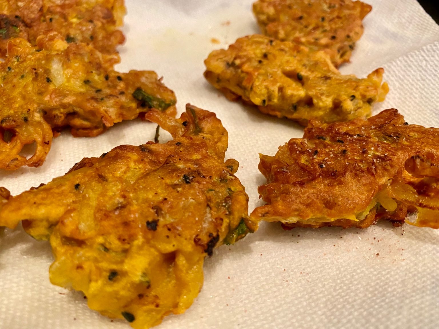 Easy Onion Pakoras & Tamarind Chutney (Without Deep Fryer)