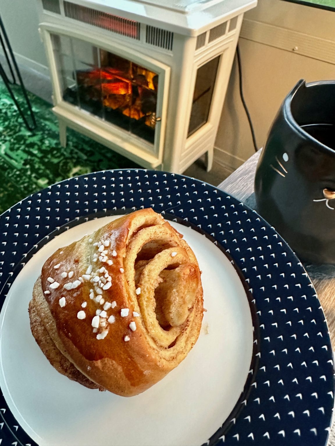 Delicious Traditional Finnish Cinnamon Buns (Korvapuusti)